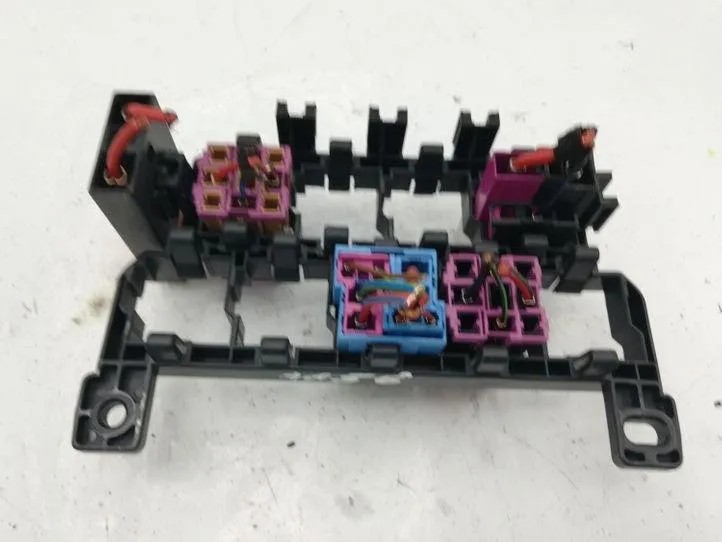 AUDI A6 4F2, C6 Fuse Box Module 8A0937530 2.00 Diesel 103kw 2006 ...