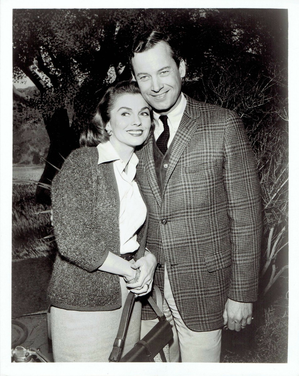 Joanne Dru Measurements Image Gallery For She Wore A Yellow Ribbon