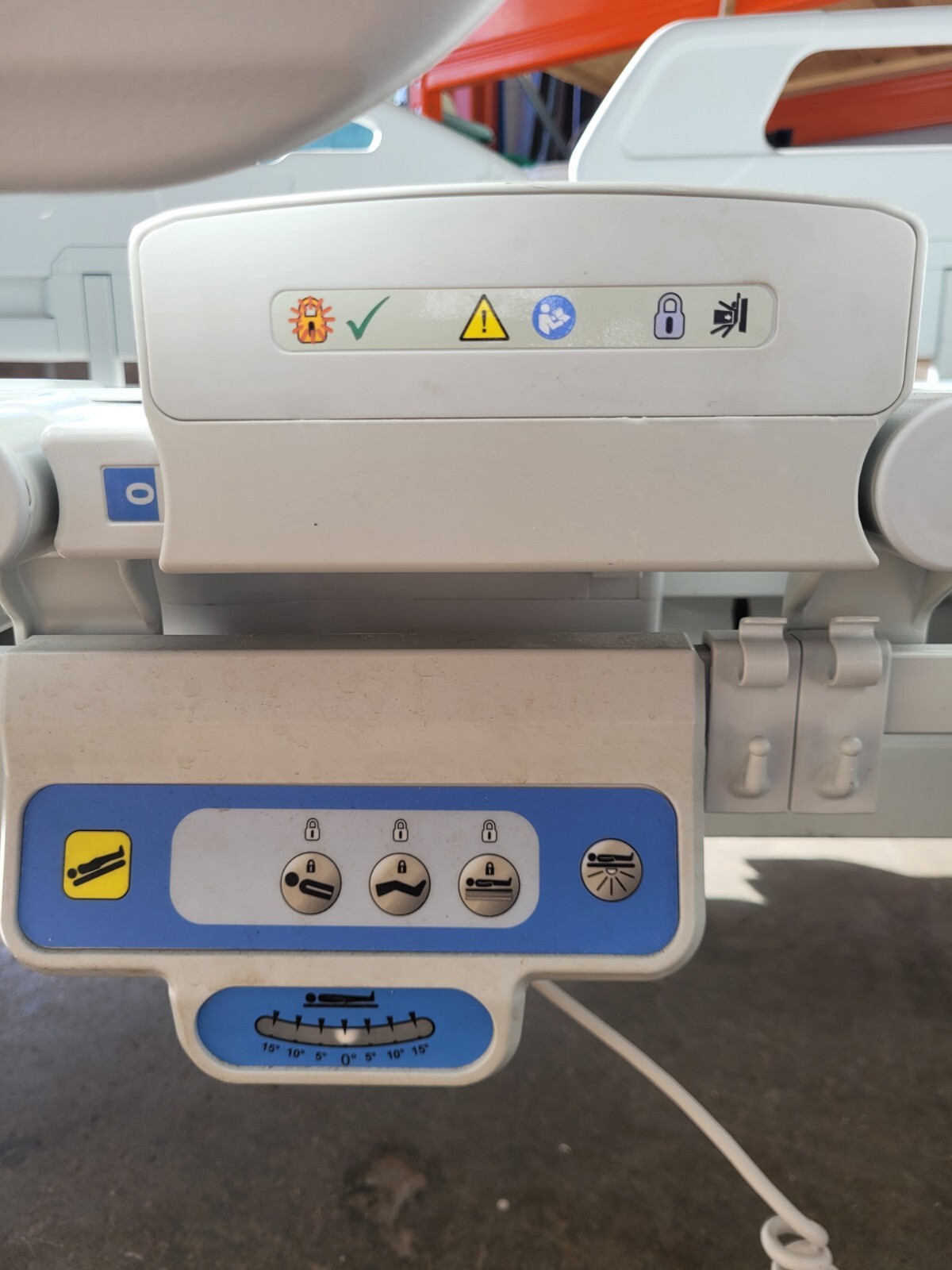 HillRom HR900 Hospital Bed-Split Side Rails & Hill Rom Mattress-VAT ...