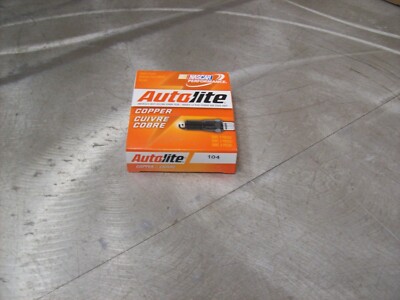 F44) Autolite Genuine SET OF FOUR Spark Plugs 104 | eBay