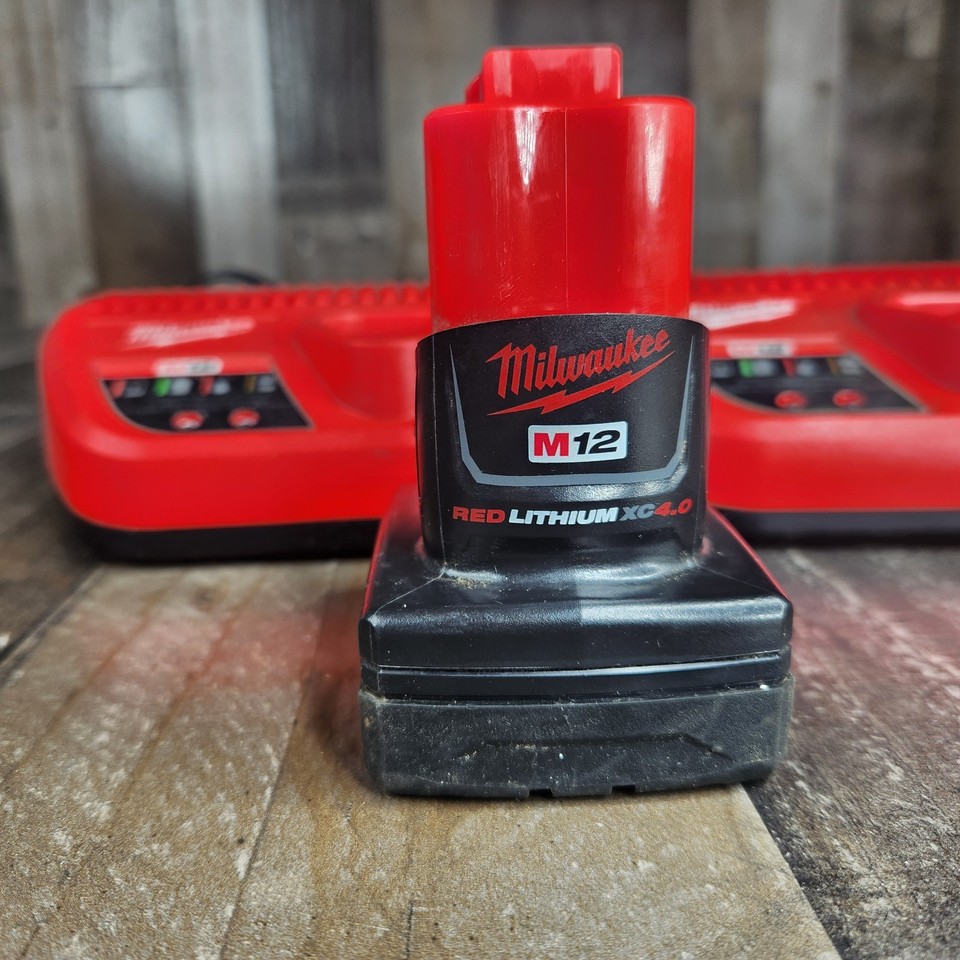Milwaukee 48-59-2401 M12 12-Volt Lithium-Ion XC Battery Pack Charger ...
