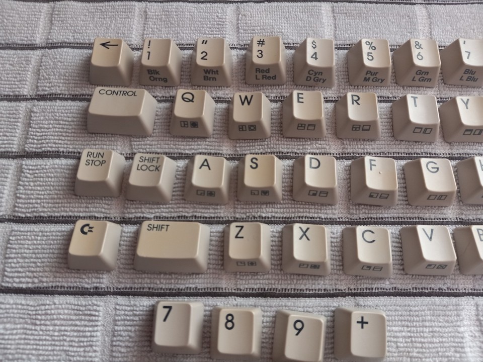 Commodore 128 keys keycaps not a full set | eBay
