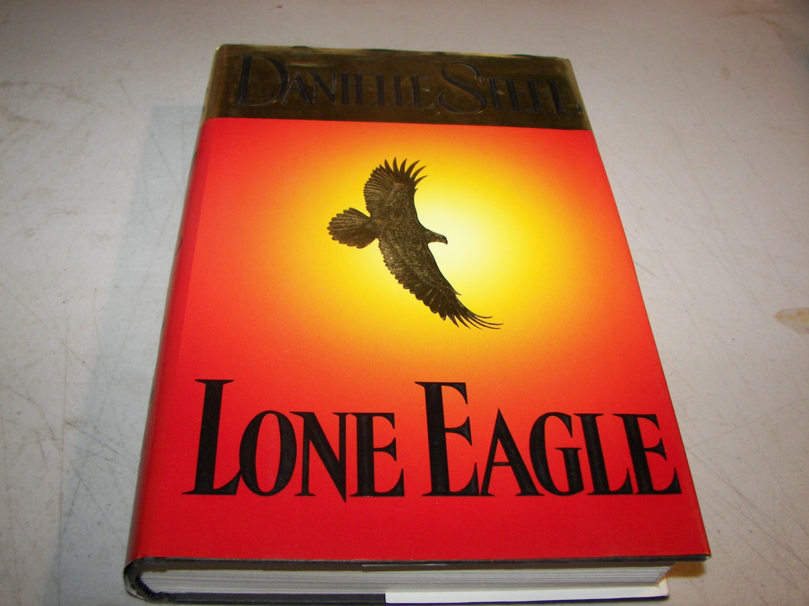 LONE EAGLE Danielle Steel HCDJ 2001 1st/1st 9780385335379| eBay