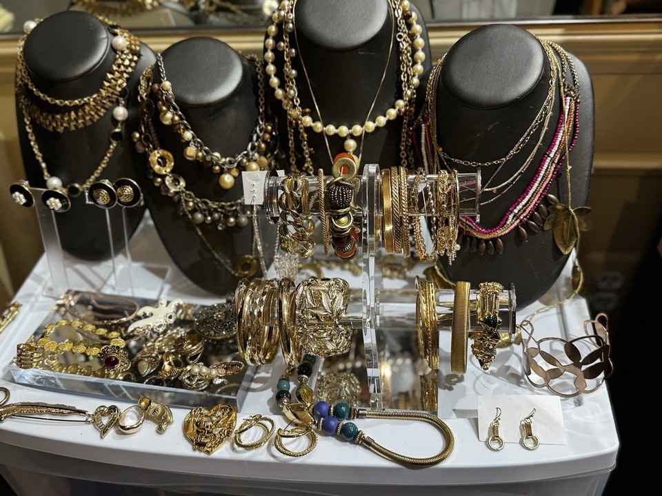 Vtg Untested Gold Tone Jewelry Lot Patina 3lbs 3oz Estate | eBay