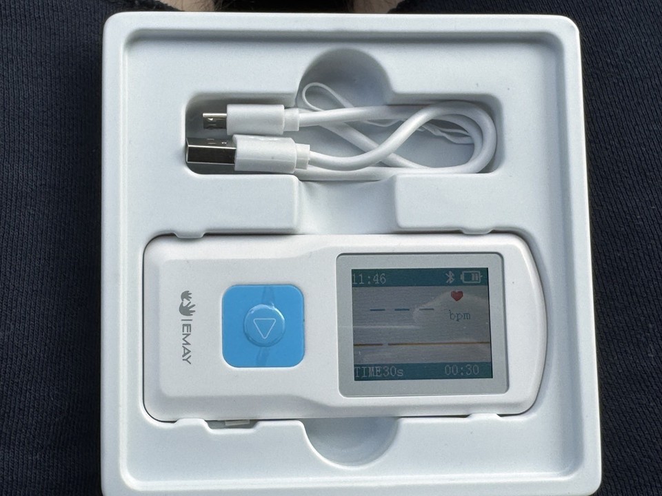 Portable ECG/EKG Monitor (Record ECG Without Smartphone) | Standalone ...