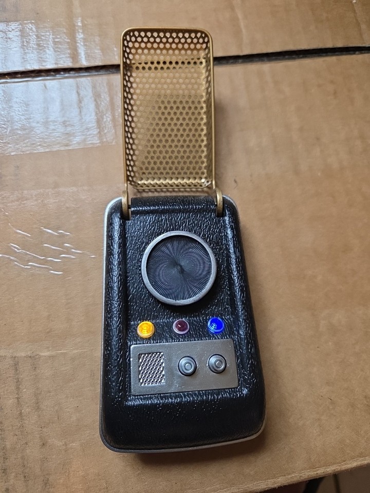 STAR TREK DIAMOND SELECT COMMUNICATOR WITH METAL GRILL/ANTENNA | eBay