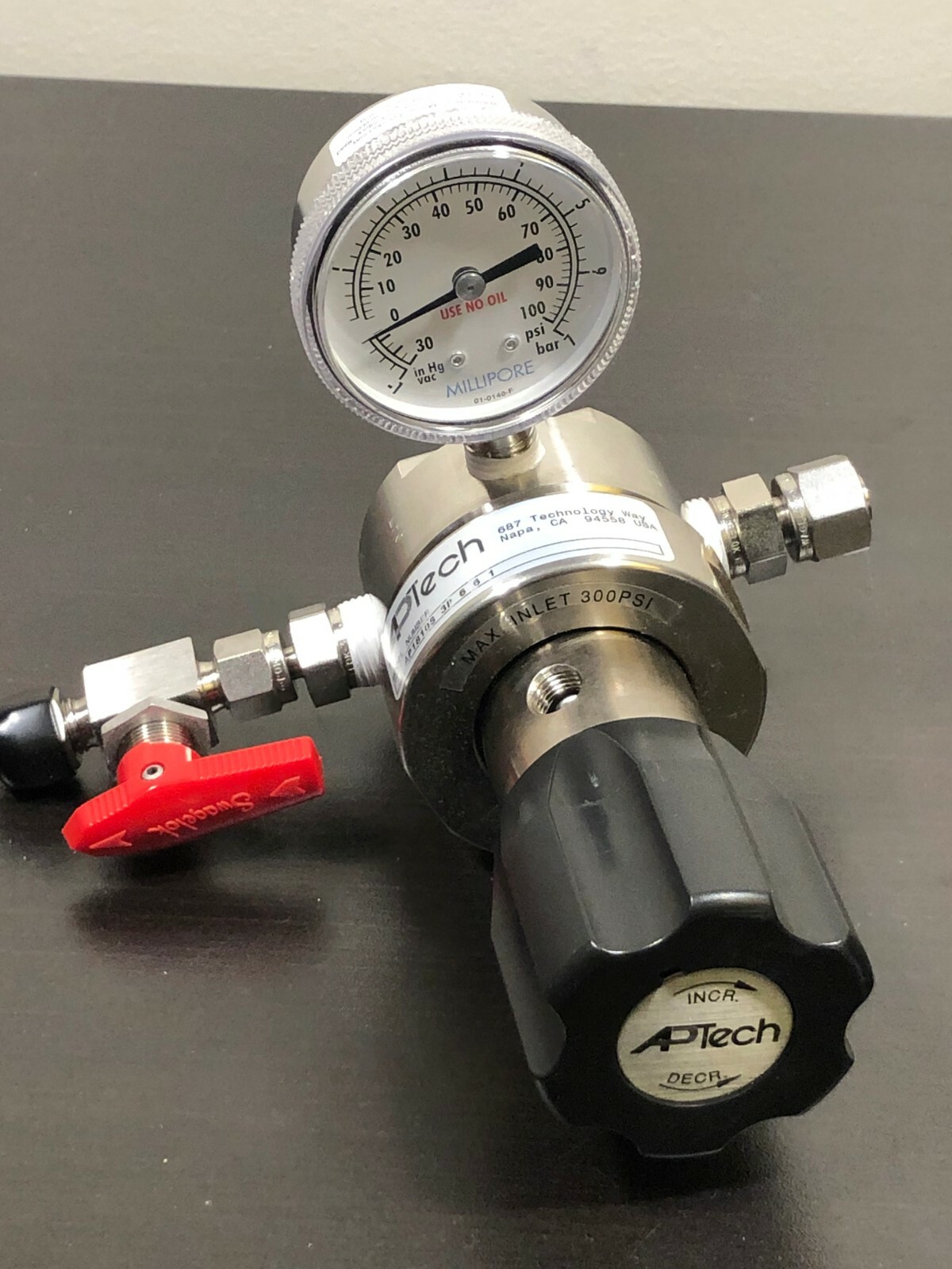 APTech AP1810S 3P 6 6 1 Regulator Valve / Millipore 100 PSI Gauge / 100 ...