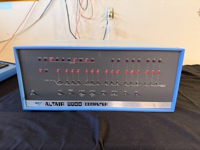 MITS Altair 8800 Computer, Computer Keyboard and Cards, powers on for ...