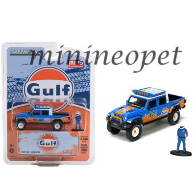 GREENLIGHT 2021 JEEP GLADIATOR 1/64 GULF RACING with DRIVER FIGURE ...