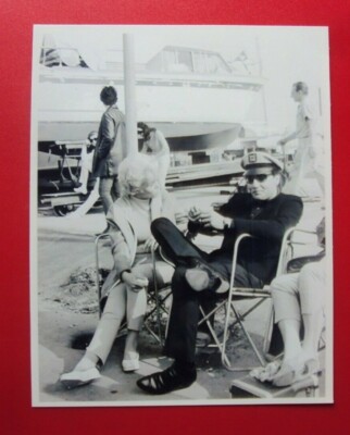 EASY COME EASY GO - B/W 5 X 7 PHOTO -1967- ELVIS PRESLEY - PAT PRIEST ...