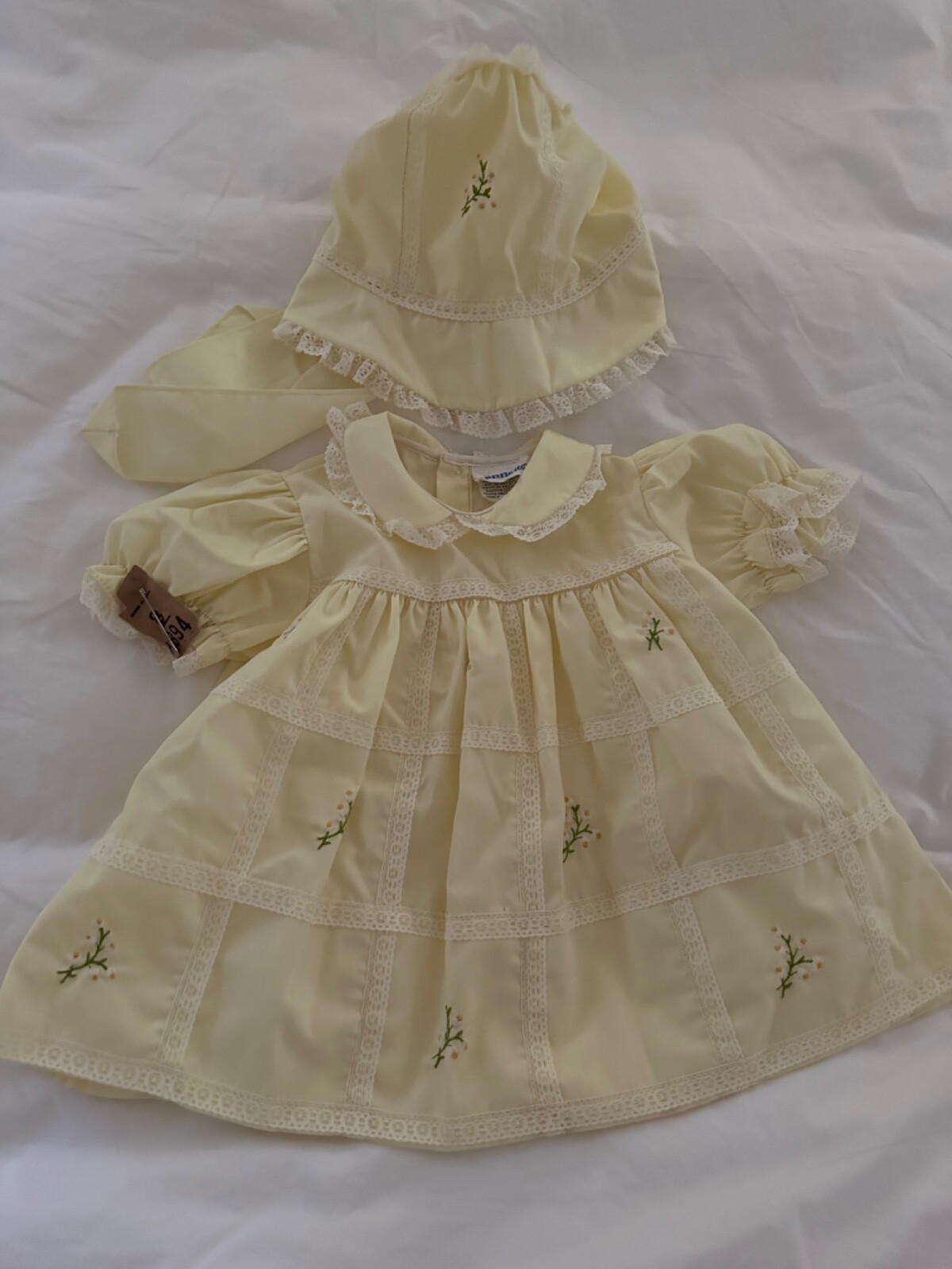 1972 Vintage Nannette Dress with Matching Bonnet. - Gem