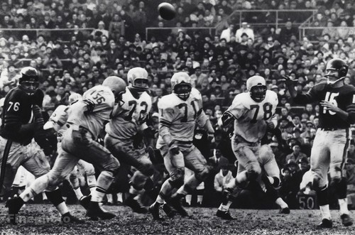 1950s NFL FOOTBALL Chicago Bears & Detroit Lions ED BROWN Pass Photo ...