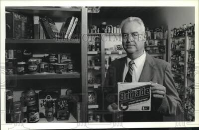 1989 Press Photo Robert McMath with Failed Product at Canandaigua ...