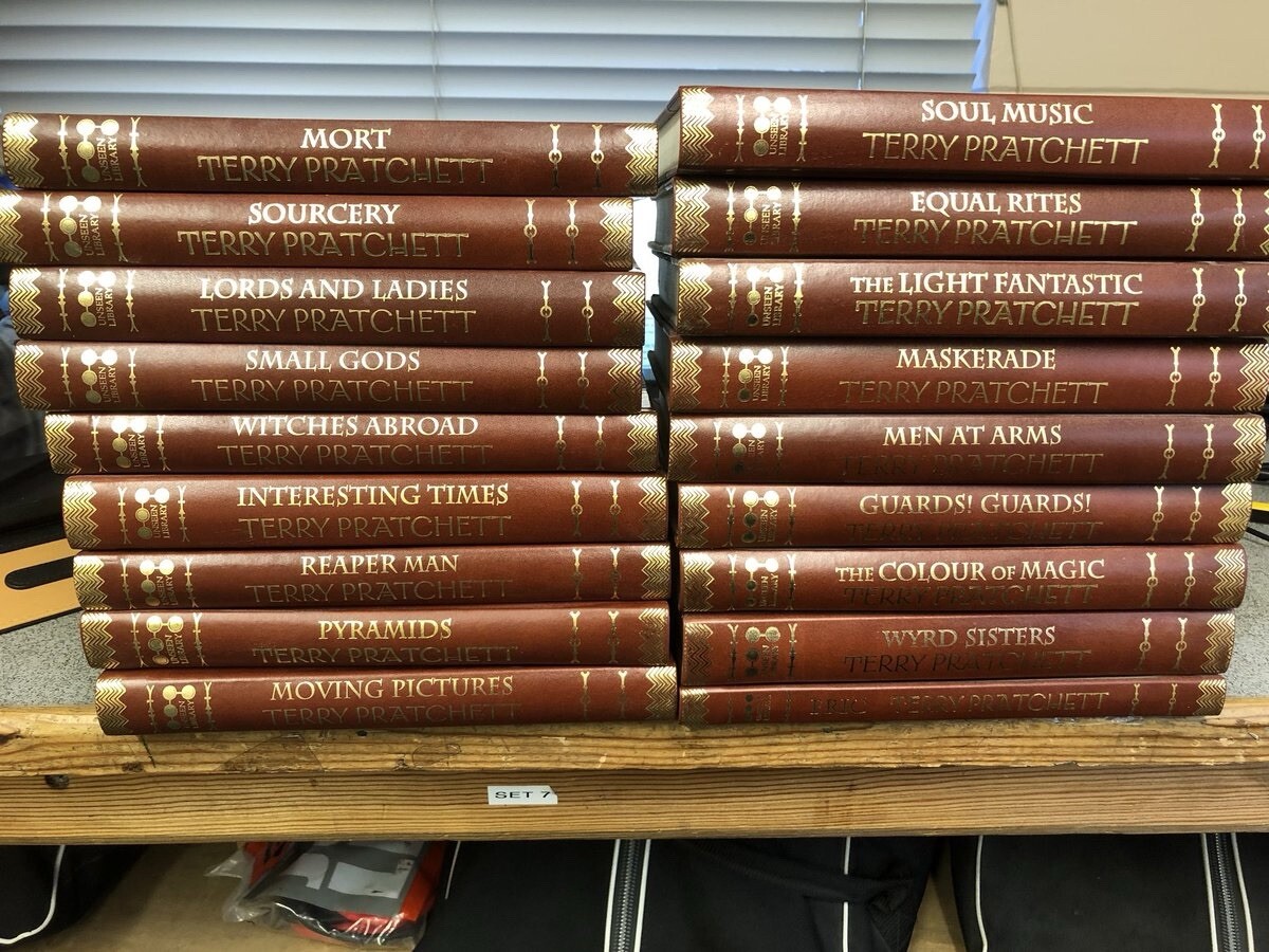 Complete Unseen Library Discworld Collection - 18 Books | eBay