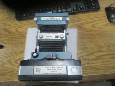 Oscilloscopes - Tektronix Oscilloscope Camera