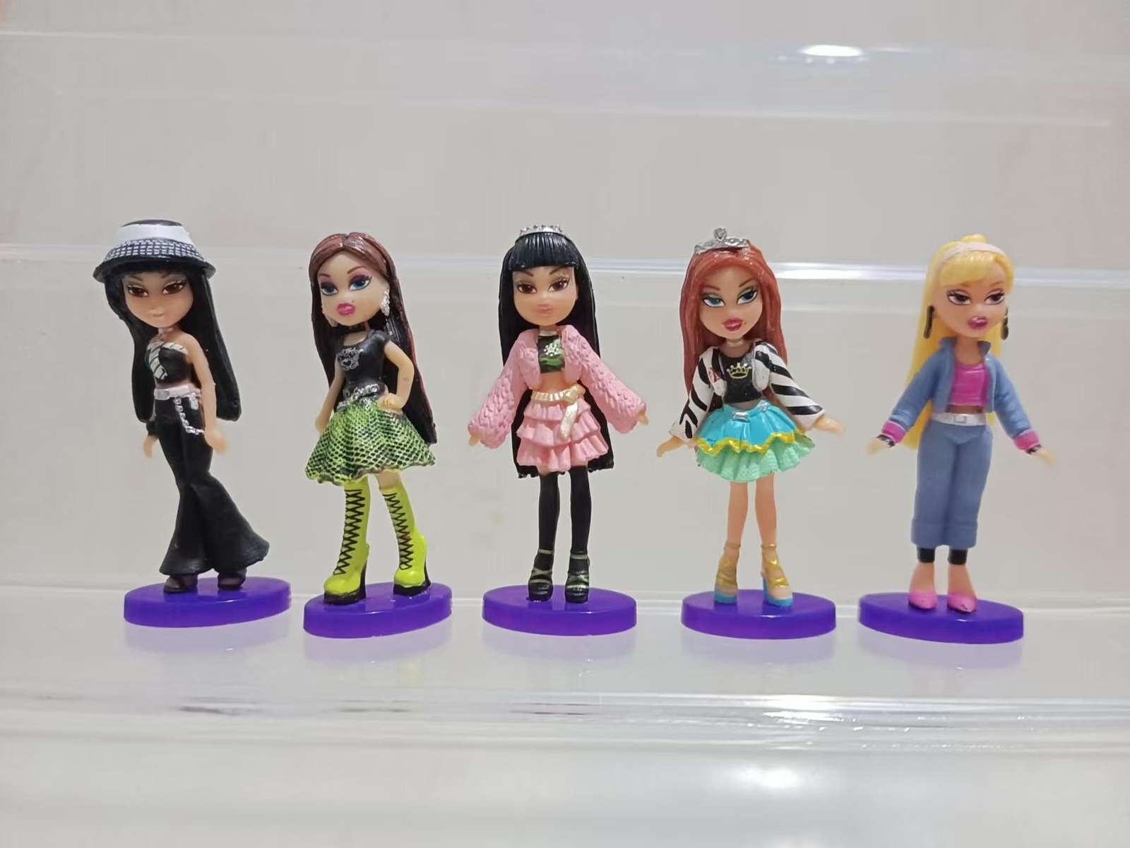 Pack of 5 Bratz Mini Fashion Flashback Series 4, 3, 2 and 1 | eBay