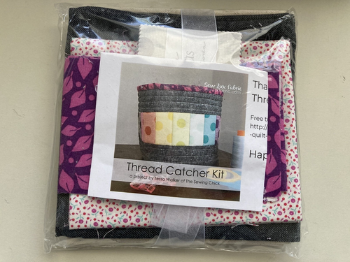 Thread Catcher Quilt Kit ~ NO PATTERN ~ Circles by Jen Kingwell for ...