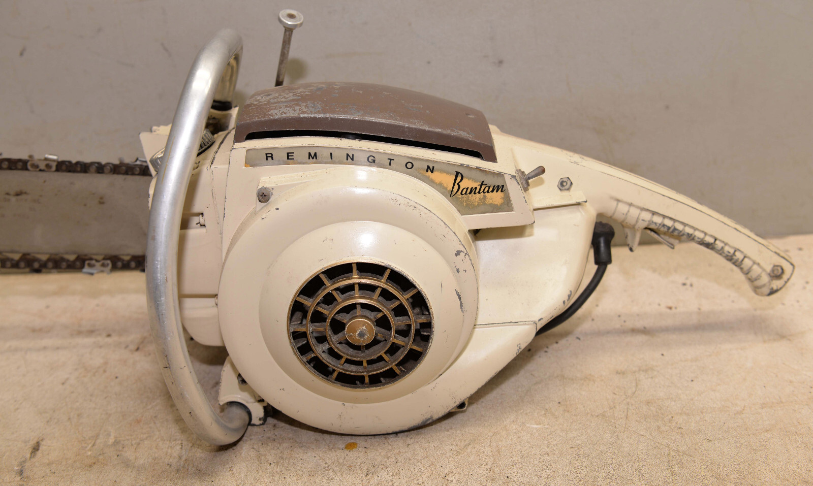 Remington Bantam chainsaw collectible firewood logging saw tool 18" bar ...