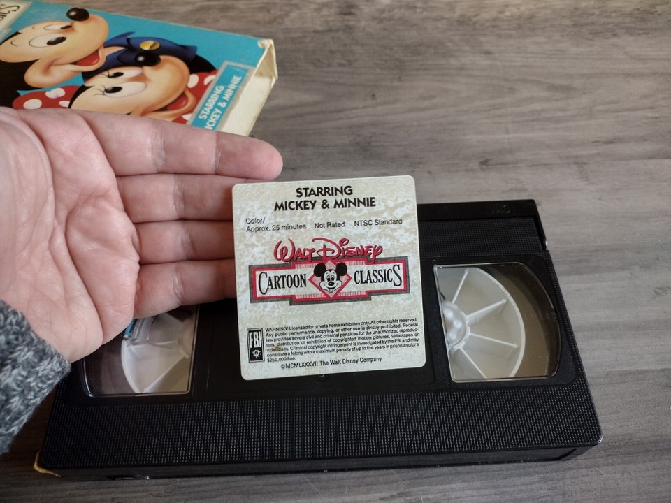 Walt Disney Cartoon Classics Starring Mickey & Minnie Mouse Volume 6 ...
