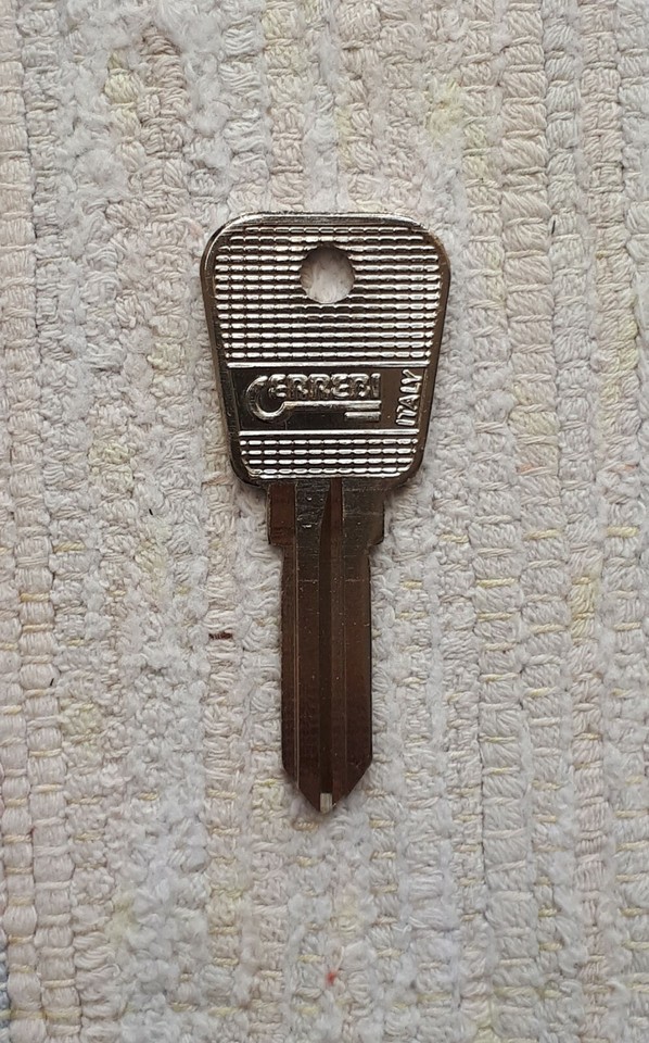 Aston Martin Austin Jaguar Lotus Triumph Land Rover MG key blank UNI8 ...