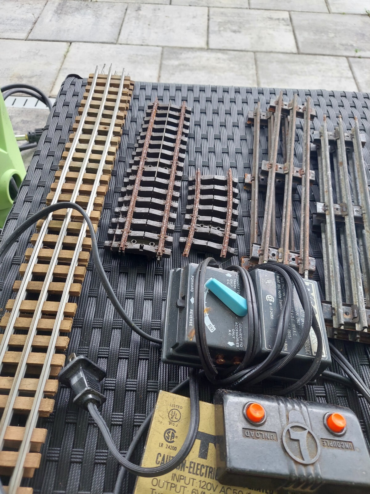 Lot of Older O Gauge Track 32 pieces Banked Assorted plus 2 tyco ...