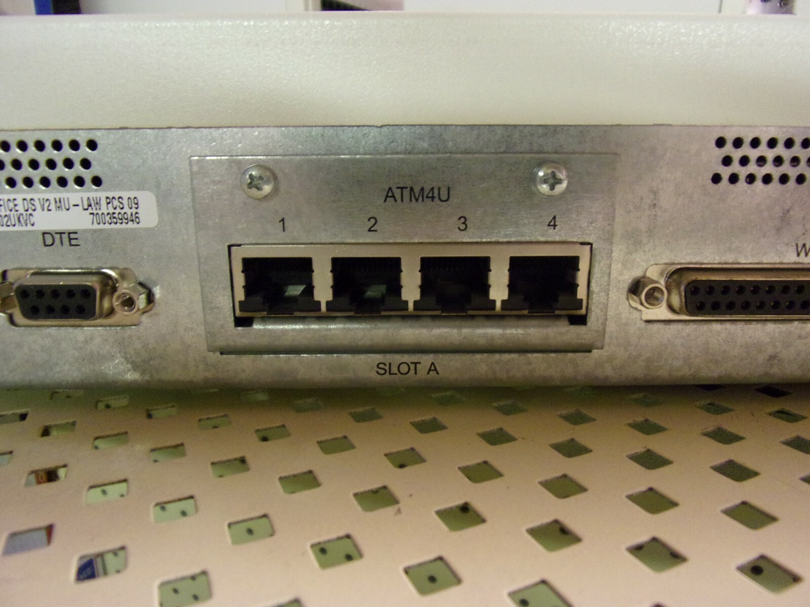 Avaya IP Office 406 Control Unit w 4 CO Card 700359946 | eBay