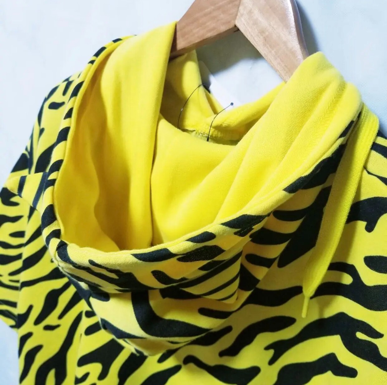 NEW Urusei Yatsura Short Sleeves Tiger Hoodie Lum Size L Yellow Kawaii ...