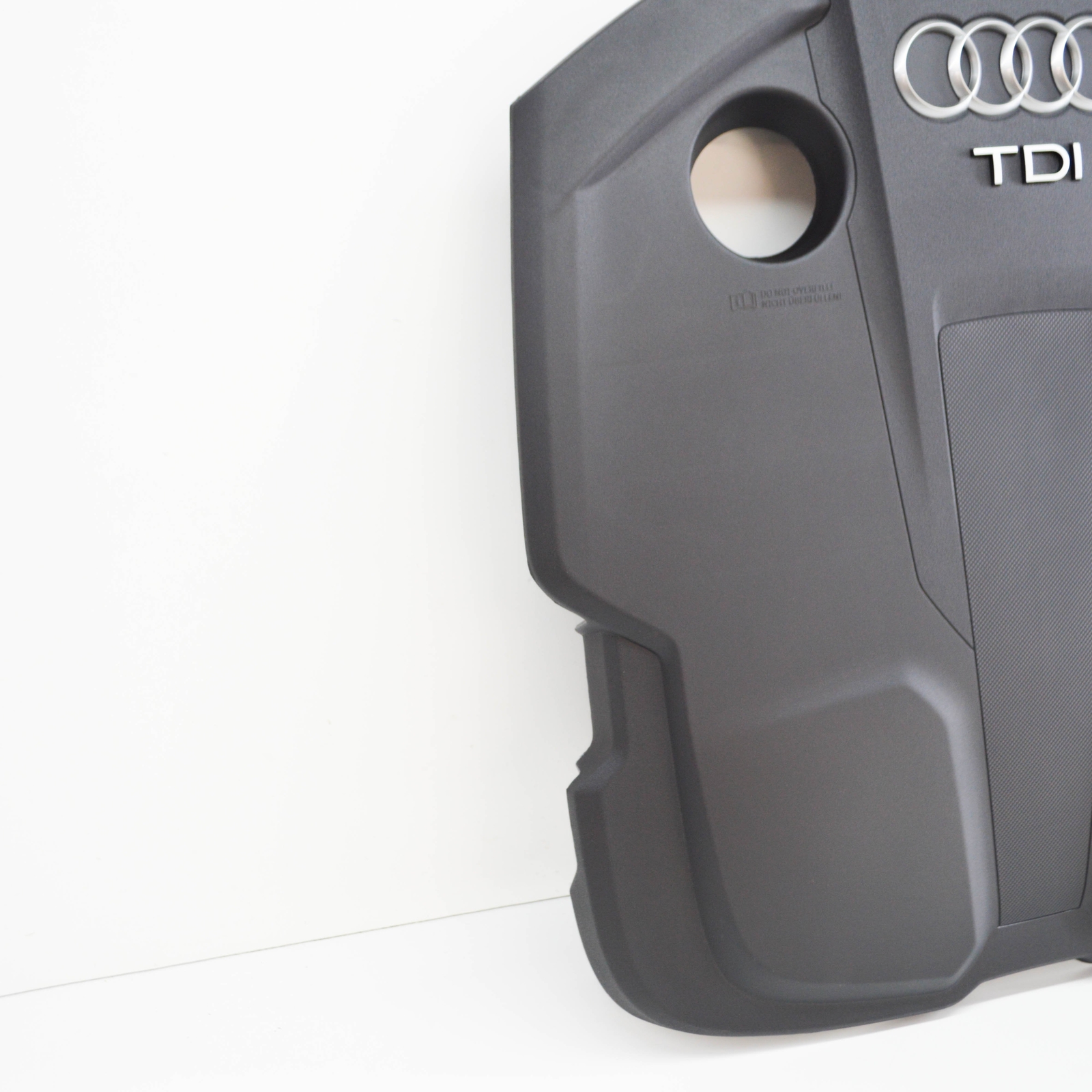 Audi A4 Engine Cover Trim 04L103925P 2016 2.0 TDI 110kw OEM for sale ...