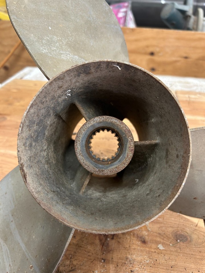 Mercury Marine Bravo Three Duo Prop 24p #48-823665 #48-823666 Propeller ...