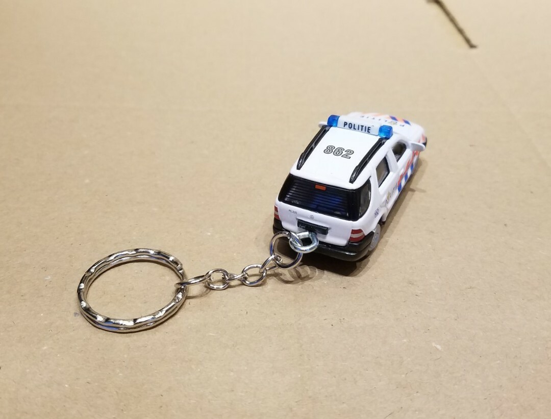 Diecast Model 1/72 Mercedes Benz ML320 Belgian Police Car Keychain ...