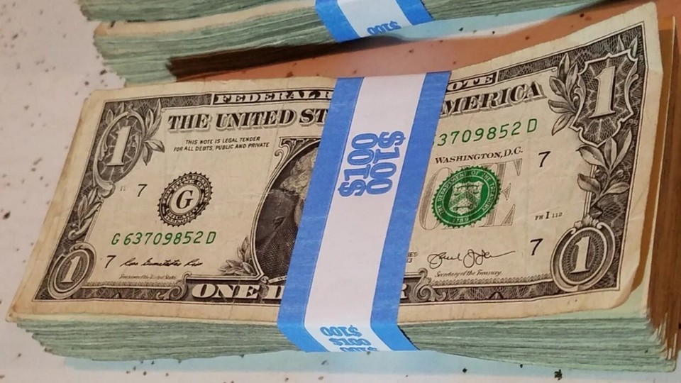 1 Pack ($100) Regular Circulated Bank Strap of One Dollar Bills. U.S ...