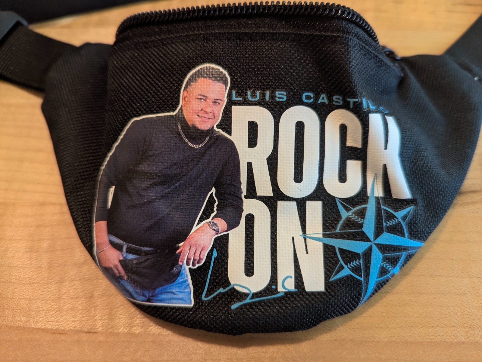 2024 Luis Castillo Rock On Fanny Pack - Seattle Mariners giveaway | eBay