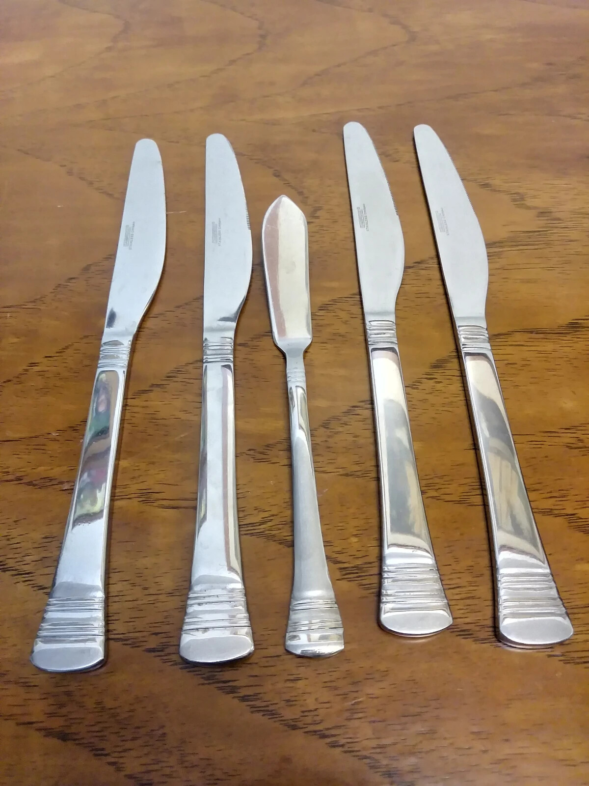 4 Cambridge Codie Dinner Knives Glossy Stainless Steel and Butter Knife ...