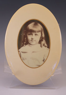 ANTIQUE CRUVER CHICAGO CELLULOID MEDALLION-PHOTOGRAPH -YOUNG CHILD-GIRL ...