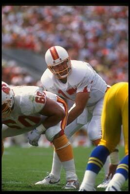 FOOTBALL Quarterback Chris Chandler Of The Tampa Bay Buccaneers 1990 ...