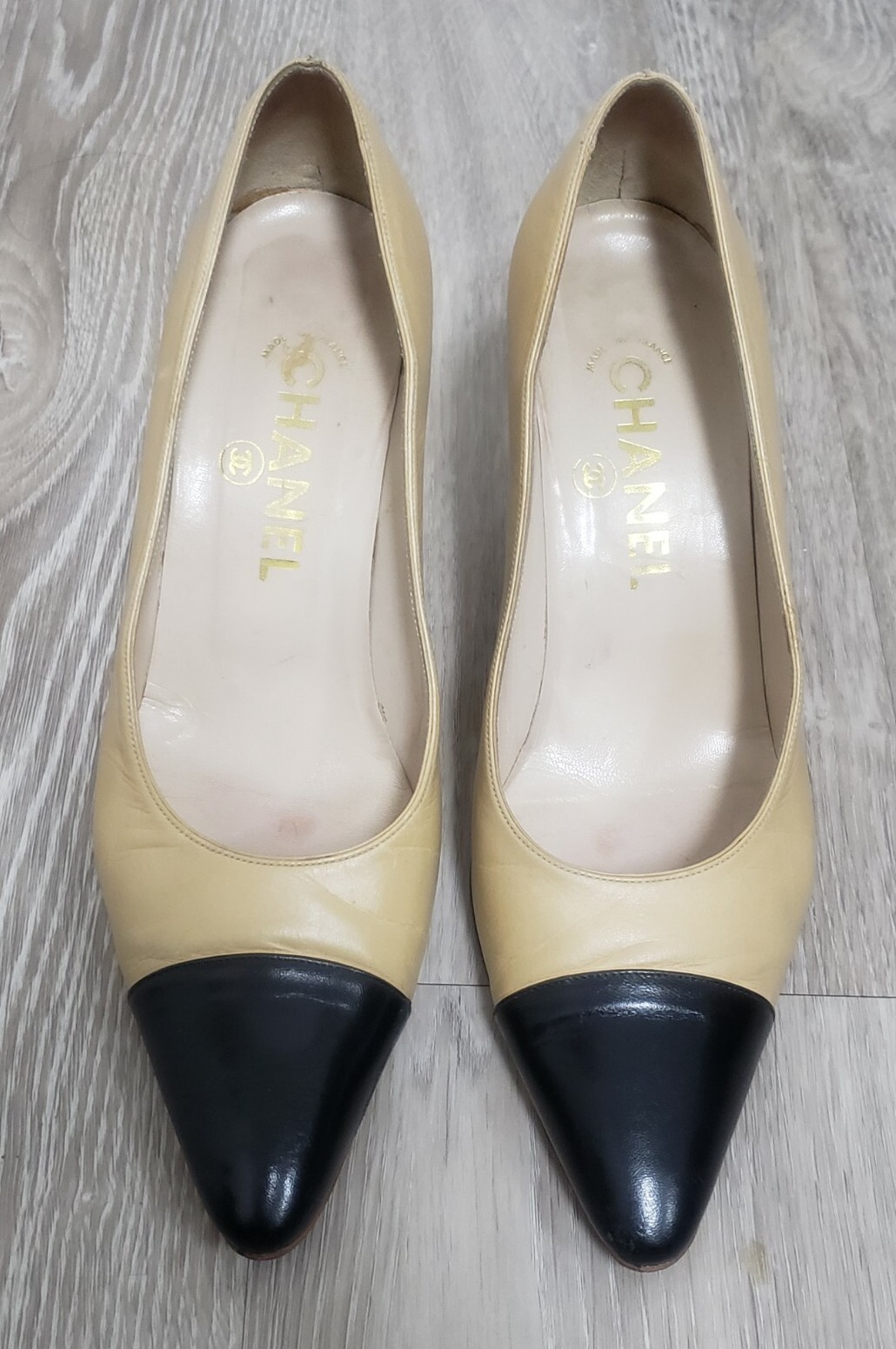 Chanel Vintage Tan/Beige Leather Pumps , Black Toe Ca… - Gem