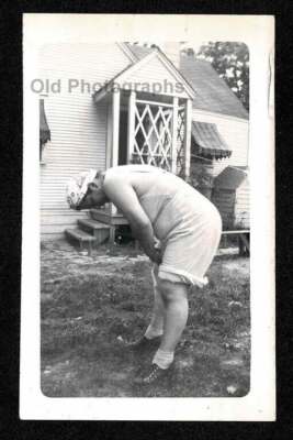 ODD WEIRD SEXY WOMAN UNDERWEAR FIXING SLIP OLD/VINTAGE PHOTO SNAPSHOT- D309 | eBay