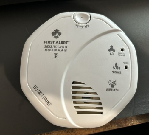 First Alert Wireless Battery-Operated Combination Smoke/CO Detector | eBay