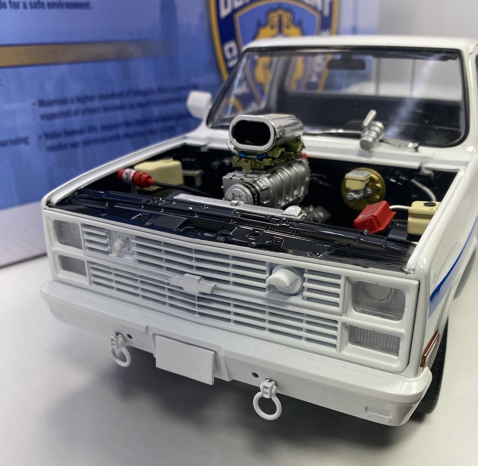 GREENLIGHT 1/18 1984 Chevrolet CUCV M1008”N.Y.P.D Blown Street Machine ...