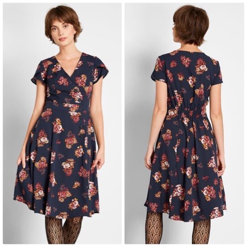 ModCloth Women's Sentimental Special Floral Cap V-Neck Short Sleeve ...