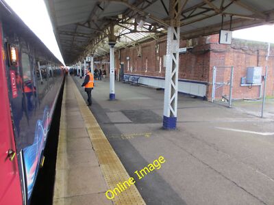 Photo 12x8 Platform 2 Taunton Station Taunton/ST2324 The train about to ...