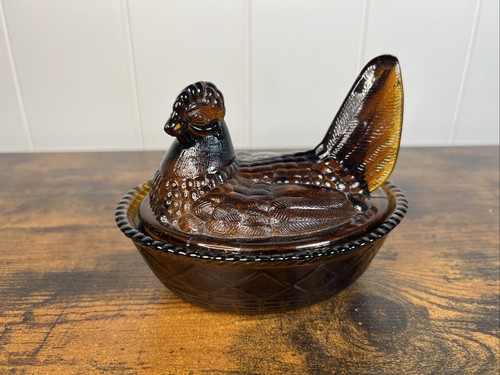 Amber GLASS CHICKEN HEN On NEST W/SPLIT TAIL Made From Westmoreland ...