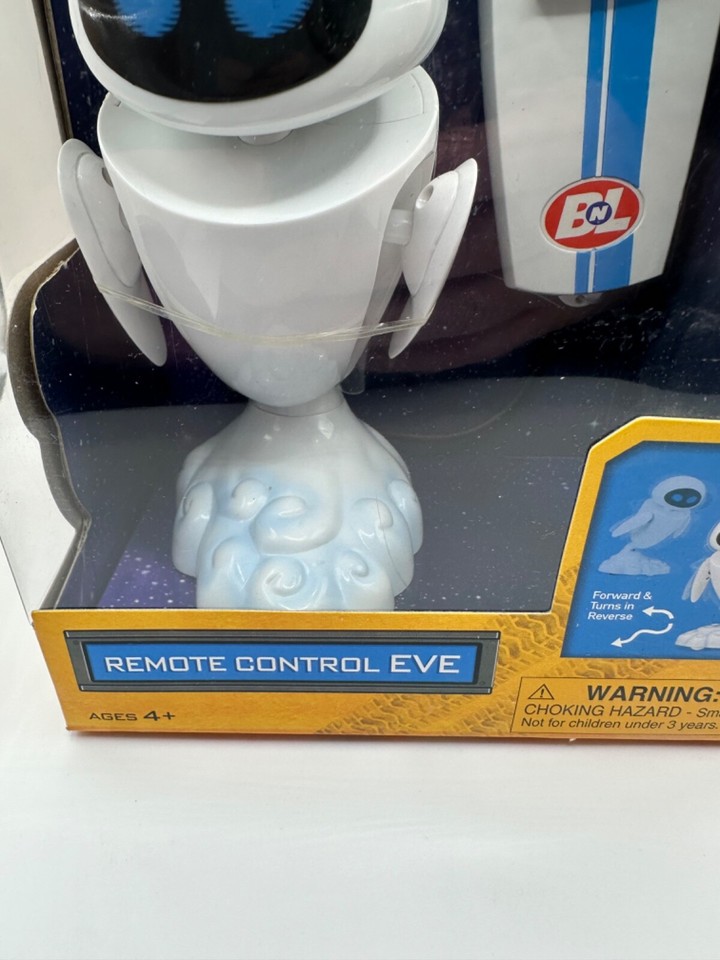 Disney Pixar Wall E & Eve Thinkway Toys some battery operated 1 postage ...