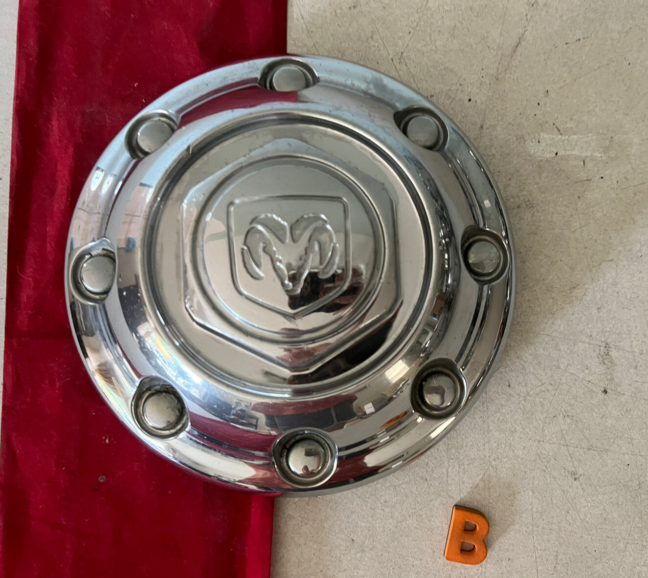#B (1) 2000-2003 Dodge 2500 RAM OEM Wheel Center Cap HEX Hubcap 8 Lug ...
