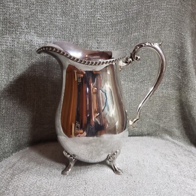 Pitchers & Jugs - Vintage Crescent