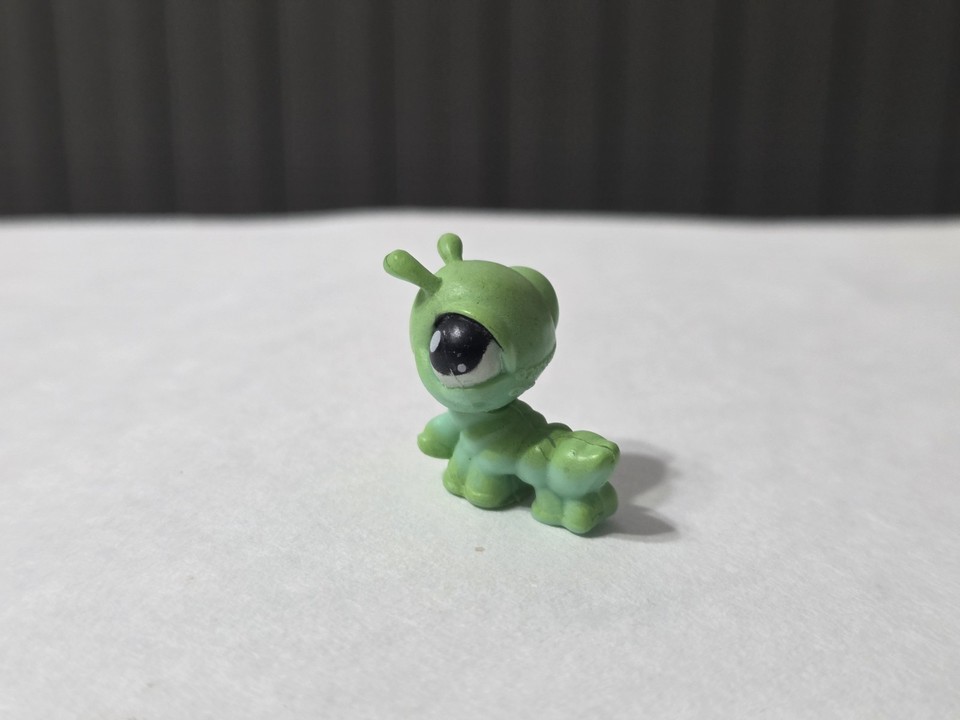 Littlest Pet Shop GREEN No# BABY Mini CATERPILLAR INCHWORM Cricket | eBay