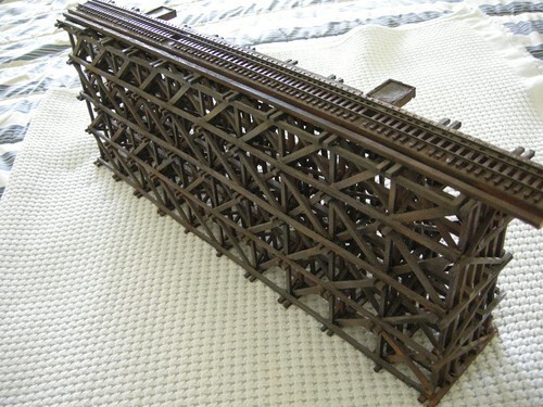 HO/HOn3 Scale Wood Trestle Built HO/HOn3 Track Brown LARGE LONG 22" x 8 ...