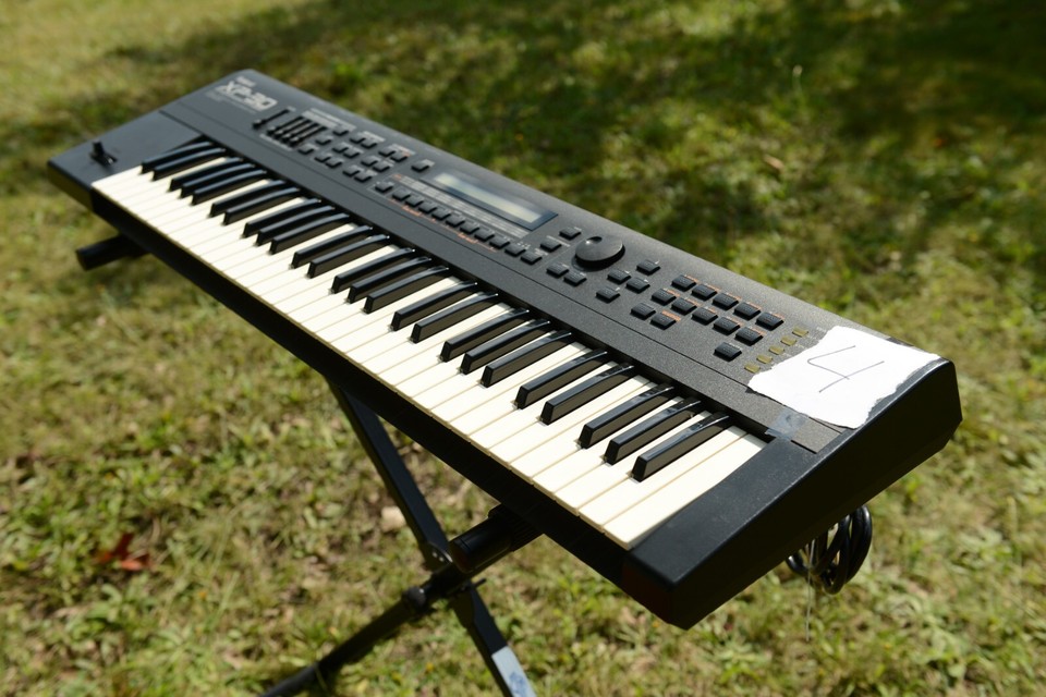 Vintage Roland XP-30 64 Voice Expandable Synthesizer - 61 Key Keyboard ...