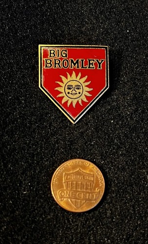 BIG BROMLEY Vintage Ski Pin Badge VERMONT Skiing Resort Travel Souvenir ...
