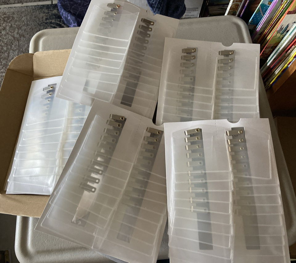 Avery Clip Style Badge Holders 3" x 4" Soft Plastic 100 holders & clips ...